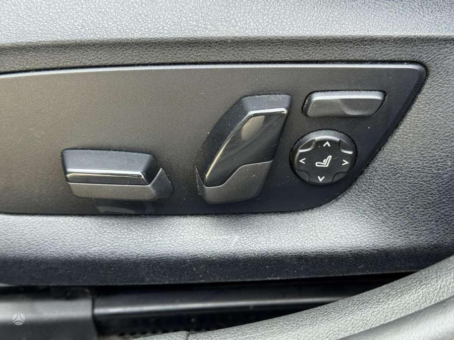 Black BMW 520 2017 in Vilnius, with an engine capacity of 2.00 L and mileage of 207 thousand km for 17500 €, photo 28 on AUTOMOTO.COM.LV