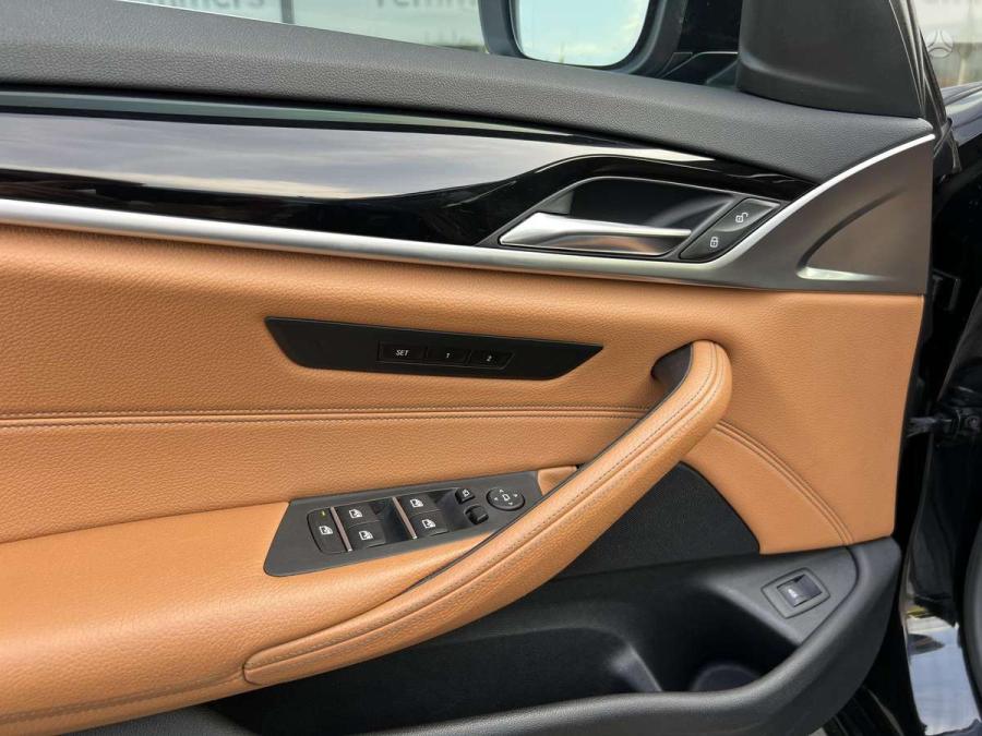 Черный БМВ 520 2017 в Вильнюс, объемом двигателя 2.00 л и пробегом 265 тыс. км за 15990 €, фото 27 на AUTOMOTO.COM.LV
