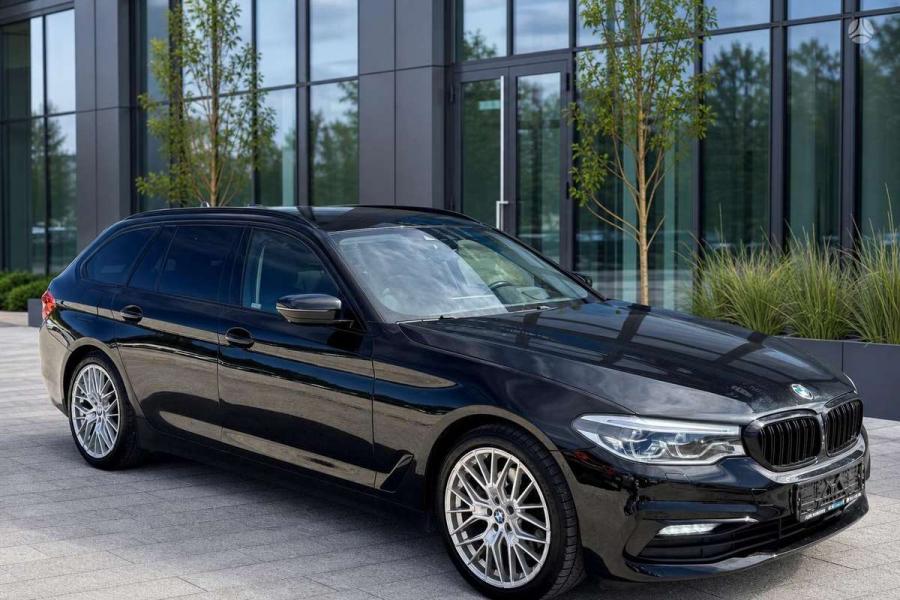 Black BMW 520 2017 in Vilnius, with an engine capacity of 2.00 L and mileage of 207 thousand km for 17500 €, photo 3 on AUTOMOTO.COM.LV
