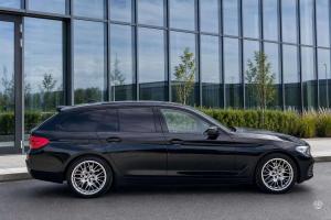 Black BMW 520 2017 in Vilnius, with an engine capacity of 2.00 L and mileage of 207 thousand km for 17500 €, photo 6 on AUTOMOTO.COM.LV