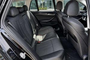 Black BMW 520 2017 in Vilnius, with an engine capacity of 2.00 L and mileage of 207 thousand km for 17500 €, photo 13 on AUTOMOTO.COM.LV