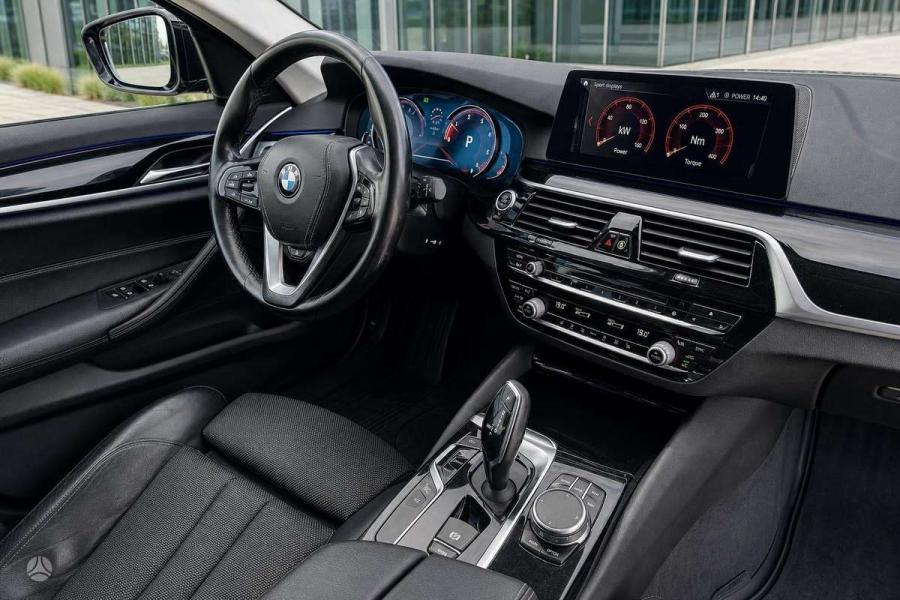 Black BMW 520 2017 in Vilnius, with an engine capacity of 2.00 L and mileage of 207 thousand km for 17500 €, photo 14 on AUTOMOTO.COM.LV