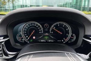 Black BMW 520 2017 in Vilnius, with an engine capacity of 2.00 L and mileage of 207 thousand km for 17500 €, photo 17 on AUTOMOTO.COM.LV