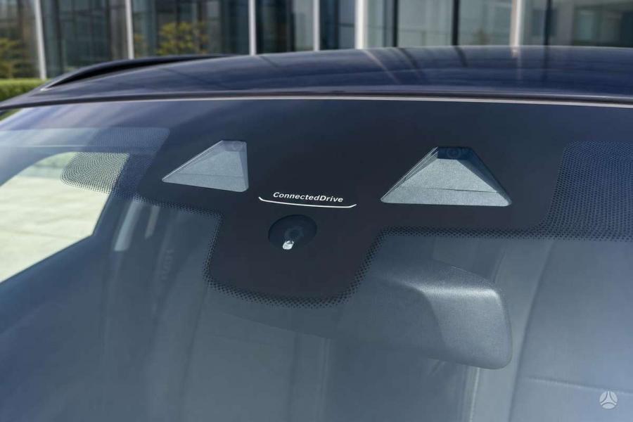 Black BMW 520 2017 in Vilnius, with an engine capacity of 2.00 L and mileage of 207 thousand km for 17500 €, photo 16 on AUTOMOTO.COM.LV
