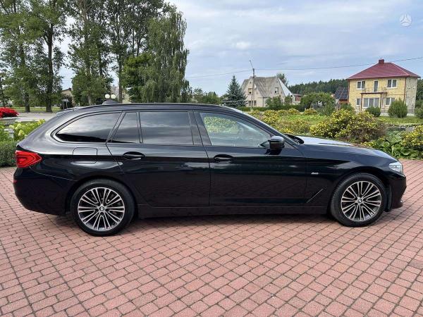 Black BMW 520 2017 in Kelme, with an engine capacity of 2.00 L and mileage of 359 thousand km for 13700 €, photo 4 on AUTOMOTO.COM.LV