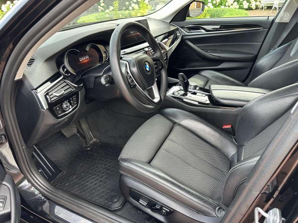 Black BMW 520 2017 in Kelme, with an engine capacity of 2.00 L and mileage of 359 thousand km for 13700 €, photo 9 on AUTOMOTO.COM.LV