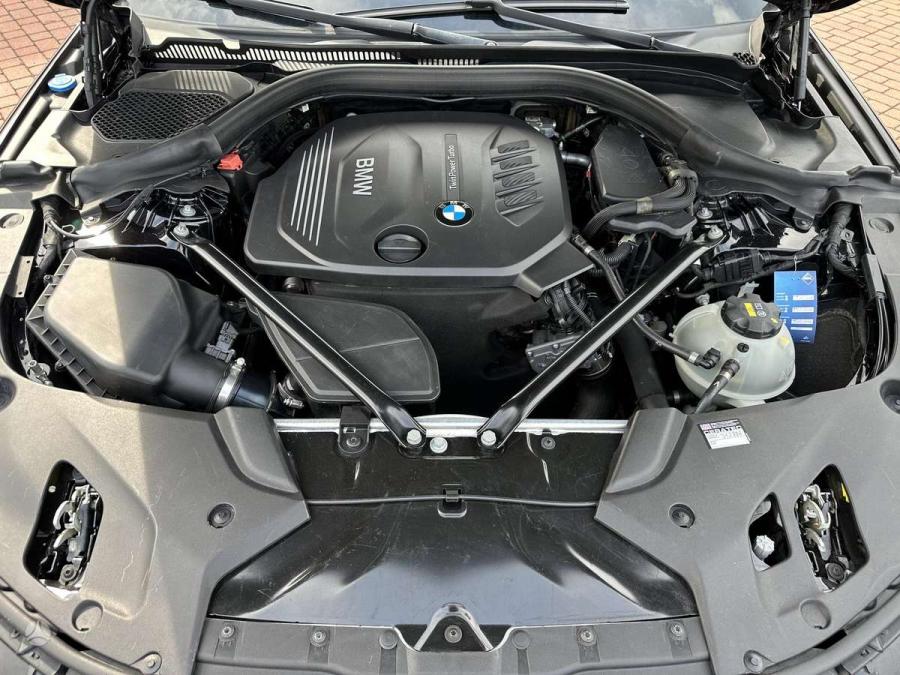 Black BMW 520 2017 in Kelme, with an engine capacity of 2.00 L and mileage of 359 thousand km for 13700 €, photo 14 on AUTOMOTO.COM.LV