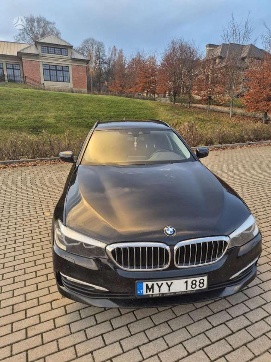 Black BMW 520 2017 in Vilnius, with an engine capacity of 2.00 L and mileage of 248 thousand km for 15999 €, photo 3 on AUTOMOTO.COM.LV