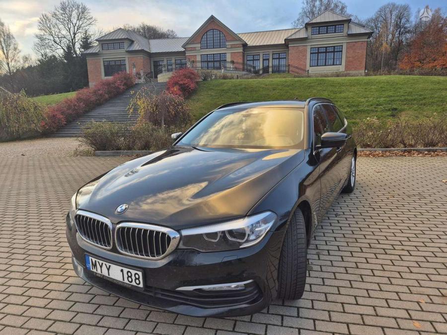 Black BMW 520 2017 in Vilnius, with an engine capacity of 2.00 L and mileage of 248 thousand km for 15999 €, photo 4 on AUTOMOTO.COM.LV