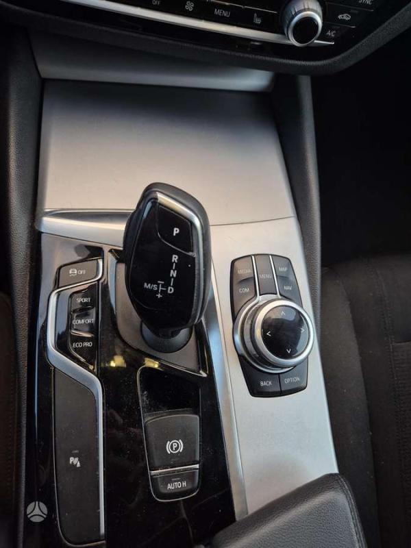 Melns BMW 520 2017 Viļņa, ar dzinēja tilpumu 2.00 L un nobraukumu 248 tūkst. km par 15999 €, foto 8 vietnē AUTOMOTO.COM.LV