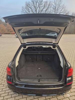 Black BMW 520 2017 in Vilnius, with an engine capacity of 2.00 L and mileage of 248 thousand km for 15999 €, photo 21 on AUTOMOTO.COM.LV