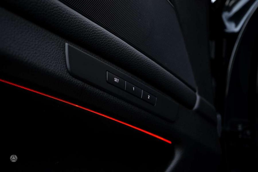 Black BMW 520 2017 in Elektrenai, with an engine capacity of 2.00 L and mileage of 290 thousand km for 9600 €, photo 13 on AUTOMOTO.COM.LV