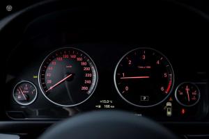 Black BMW 520 2017 in Elektrenai, with an engine capacity of 2.00 L and mileage of 290 thousand km for 9600 €, photo 19 on AUTOMOTO.COM.LV