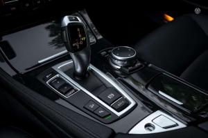 Black BMW 520 2017 in Elektrenai, with an engine capacity of 2.00 L and mileage of 290 thousand km for 9600 €, photo 23 on AUTOMOTO.COM.LV