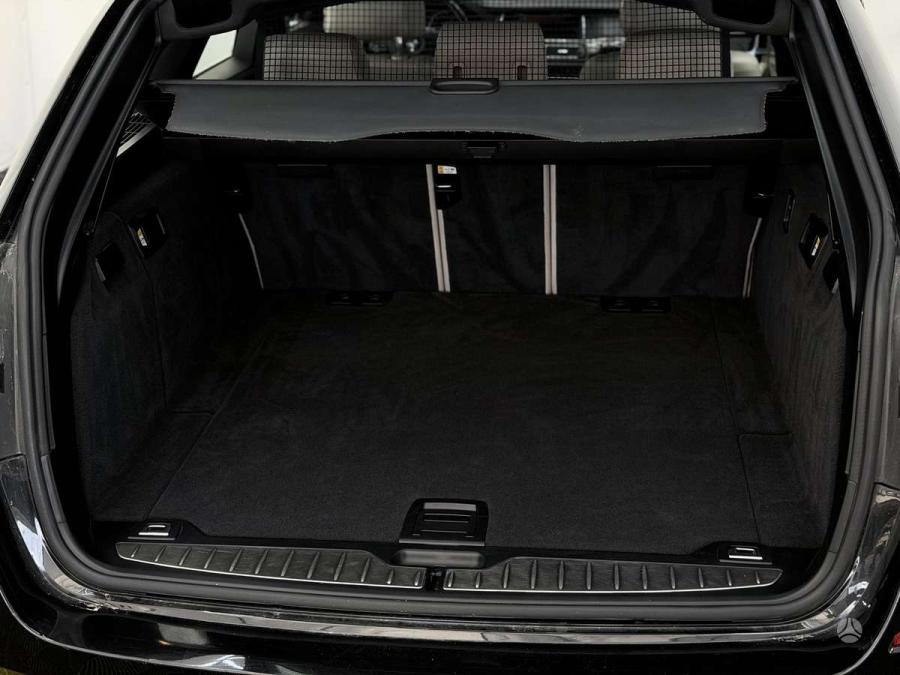 Black BMW 520 2017 in Vilnius, with an engine capacity of 2.00 L and mileage of 334 thousand km for 10500 €, photo 13 on AUTOMOTO.COM.LV