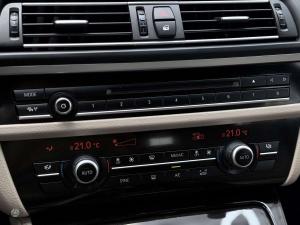 Black BMW 520 2017 in Vilnius, with an engine capacity of 2.00 L and mileage of 334 thousand km for 10500 €, photo 24 on AUTOMOTO.COM.LV