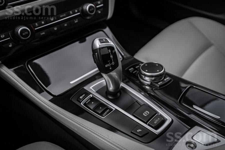 Black BMW 520 2017 in Riga, with an engine capacity of 2.00 L and mileage of 231 thousand km for 12250 €, photo 20 on AUTOMOTO.COM.LV