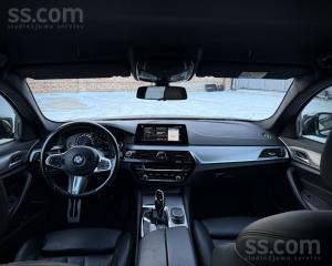 Black BMW 520 2018 in Riga, with an engine capacity of 2.00 L and mileage of 250 thousand km for 18450 €, photo 10 on AUTOMOTO.COM.LV