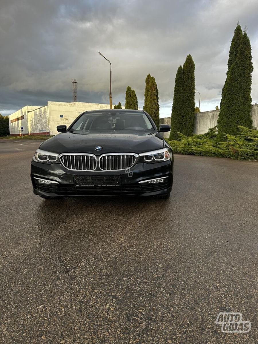 Black BMW 520 2018 in Vilnius, with an engine capacity of 2.00 L and mileage of 210 thousand km for 15650 €, photo 4 on AUTOMOTO.COM.LV
