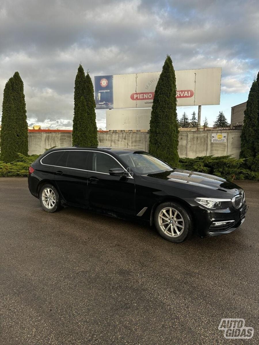 Black BMW 520 2018 in Vilnius, with an engine capacity of 2.00 L and mileage of 210 thousand km for 15650 €, photo 5 on AUTOMOTO.COM.LV