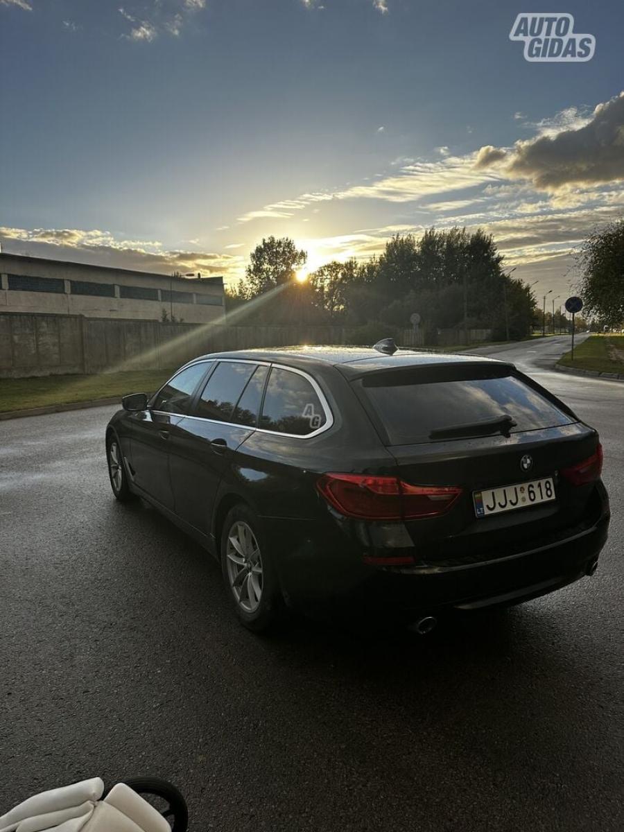 Black BMW 520 2018 in Vilnius, with an engine capacity of 2.00 L and mileage of 210 thousand km for 15650 €, photo 6 on AUTOMOTO.COM.LV