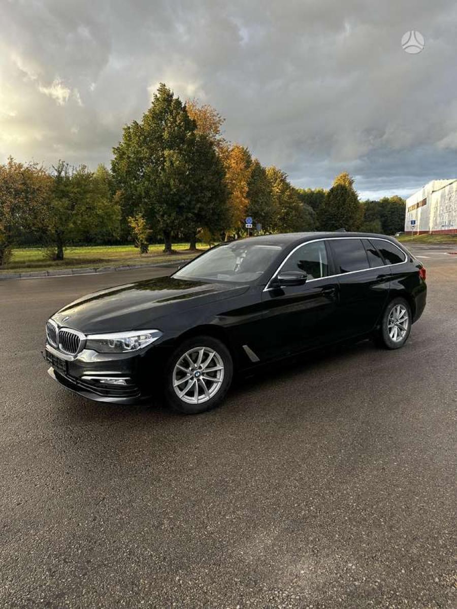 Melns BMW 520 2018 Elektrėnai, ar dzinēja tilpumu 2.00 L un nobraukumu 210 tūkst. km par 15900 €, foto 1 vietnē AUTOMOTO.COM.LV