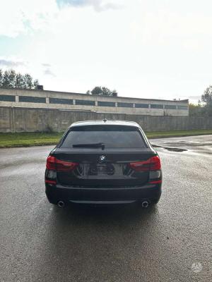 Melns BMW 520 2018 Elektrėnai, ar dzinēja tilpumu 2.00 L un nobraukumu 210 tūkst. km par 15900 €, foto 3 vietnē AUTOMOTO.COM.LV