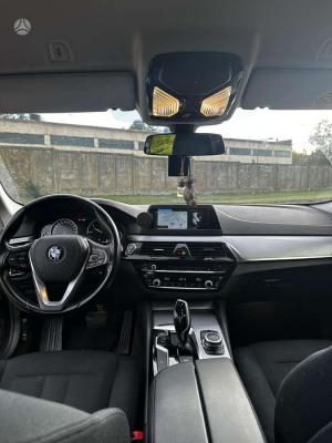 Melns BMW 520 2018 Elektrėnai, ar dzinēja tilpumu 2.00 L un nobraukumu 210 tūkst. km par 15900 €, foto 9 vietnē AUTOMOTO.COM.LV