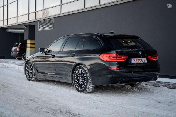 Black BMW 520 2018 in Vilnius, with an engine capacity of 2.00 L and mileage of 209 thousand km for 17350 €, photo 3 on AUTOMOTO.COM.LV