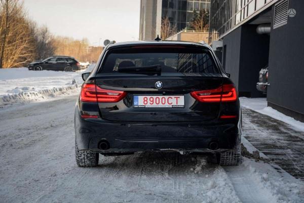 Black BMW 520 2018 in Vilnius, with an engine capacity of 2.00 L and mileage of 209 thousand km for 17350 €, photo 4 on AUTOMOTO.COM.LV
