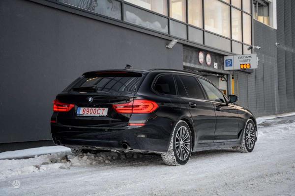 Black BMW 520 2018 in Vilnius, with an engine capacity of 2.00 L and mileage of 209 thousand km for 17350 €, photo 5 on AUTOMOTO.COM.LV