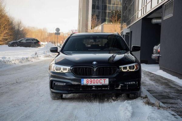 Black BMW 520 2018 in Vilnius, with an engine capacity of 2.00 L and mileage of 209 thousand km for 17350 €, photo 7 on AUTOMOTO.COM.LV