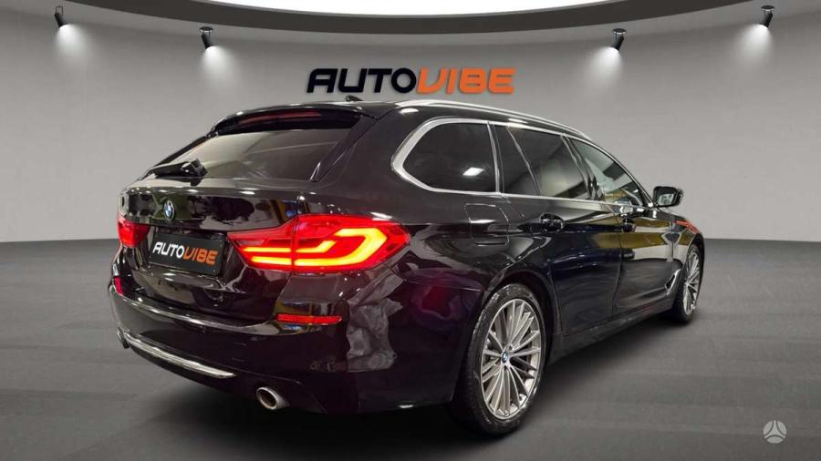 Black BMW 520 2018 in Vilnius, with an engine capacity of 2.00 L and mileage of 245 thousand km for 21555 €, photo 5 on AUTOMOTO.COM.LV