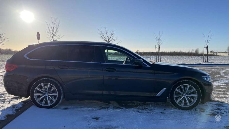 Melns BMW 520 2018 Šauļi, ar dzinēja tilpumu 2.00 L un nobraukumu 213 tūkst. km par 17100 €, foto 4 vietnē AUTOMOTO.COM.LV
