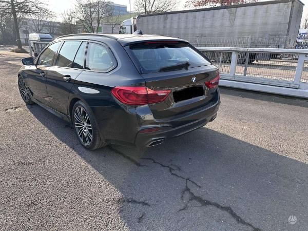 Melns BMW 520 2018 Šauļi, ar dzinēja tilpumu 2.00 L un nobraukumu 218 tūkst. km par 19500 €, foto 4 vietnē AUTOMOTO.COM.LV