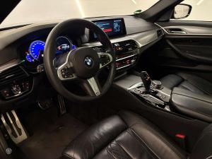 Black BMW 520 2018 in Marijampole, with an engine capacity of 2.00 L and mileage of 290 thousand km for 18750 €, photo 2 on AUTOMOTO.COM.LV