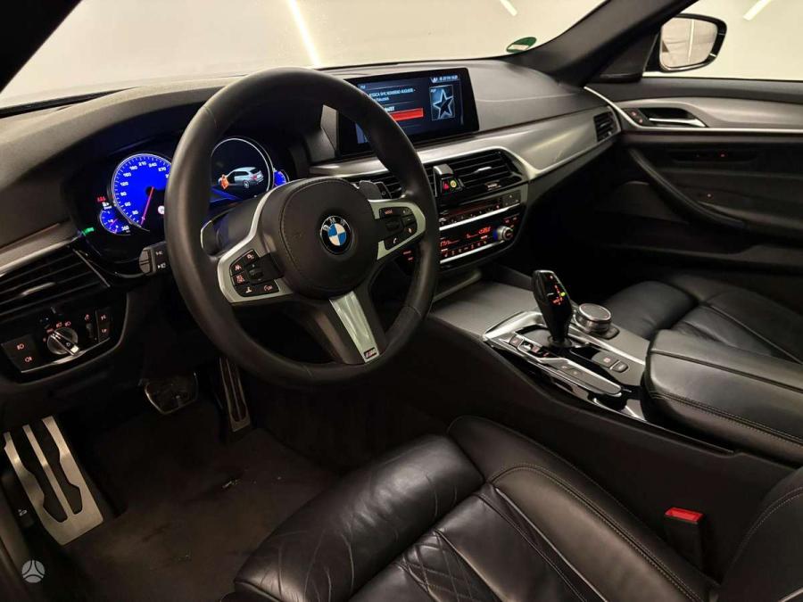 Black BMW 520 2018 in Marijampole, with an engine capacity of 2.00 L and mileage of 290 thousand km for 18750 €, photo 2 on AUTOMOTO.COM.LV