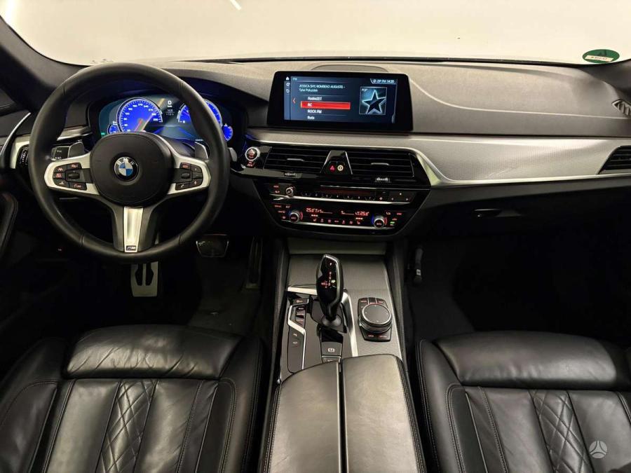 Black BMW 520 2018 in Marijampole, with an engine capacity of 2.00 L and mileage of 290 thousand km for 18750 €, photo 16 on AUTOMOTO.COM.LV