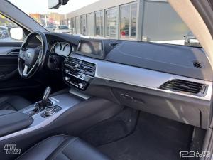 Black BMW 520 2018 in Taurage, with an engine capacity of 2.00 L and mileage of 242 thousand km for 13999 €, photo 13 on AUTOMOTO.COM.LV