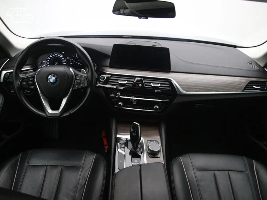 Melns BMW 520 2018 Viļņa, ar dzinēja tilpumu 2.00 L un nobraukumu 258 tūkst. km par 16599 €, foto 2 vietnē AUTOMOTO.COM.LV