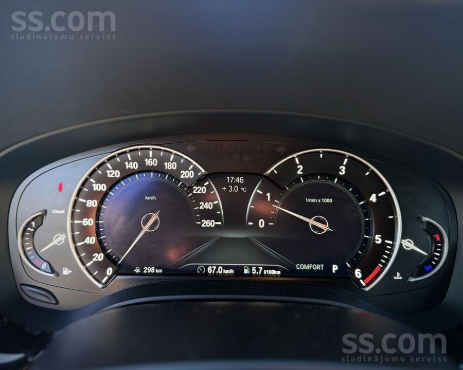 Black BMW 520 2018 in Riga, with an engine capacity of 2.00 L and mileage of 252 thousand km for 16450 €, photo 8 on AUTOMOTO.COM.LV