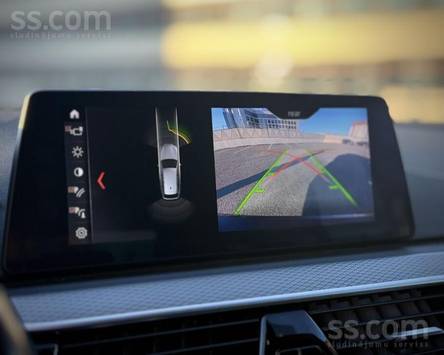 Black BMW 520 2018 in Riga, with an engine capacity of 2.00 L and mileage of 252 thousand km for 16450 €, photo 9 on AUTOMOTO.COM.LV