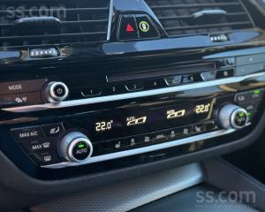 Black BMW 520 2018 in Riga, with an engine capacity of 2.00 L and mileage of 252 thousand km for 16450 €, photo 10 on AUTOMOTO.COM.LV