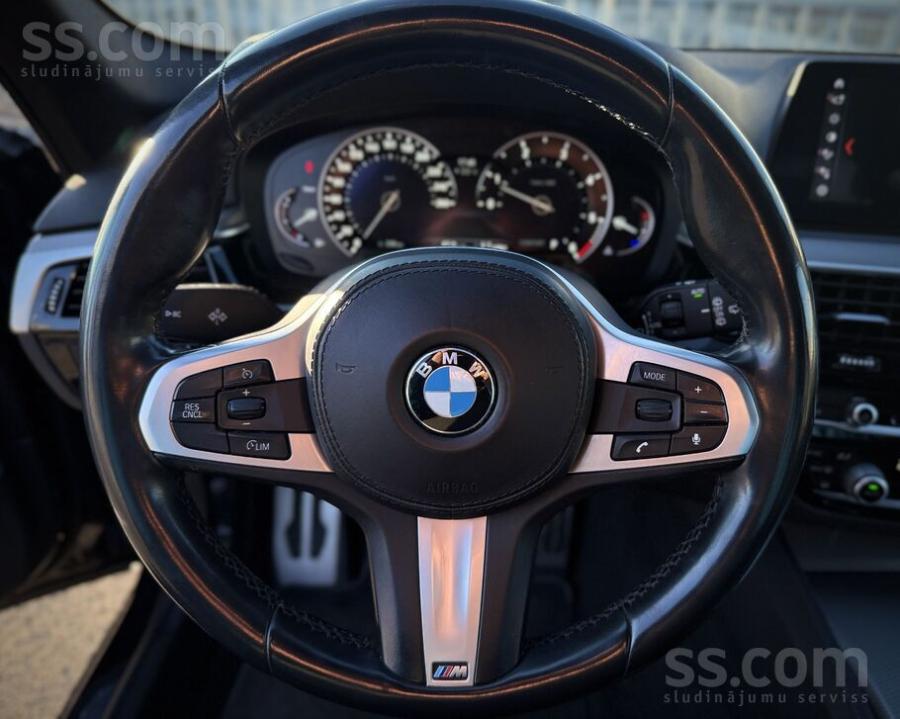 Black BMW 520 2018 in Riga, with an engine capacity of 2.00 L and mileage of 252 thousand km for 16450 €, photo 12 on AUTOMOTO.COM.LV