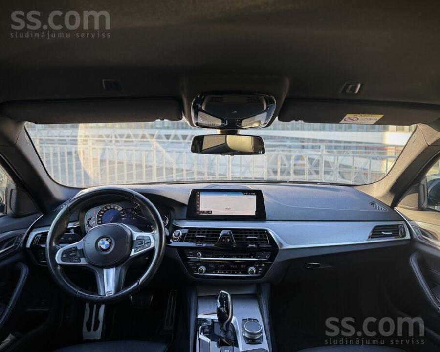 Black BMW 520 2018 in Riga, with an engine capacity of 2.00 L and mileage of 252 thousand km for 16450 €, photo 13 on AUTOMOTO.COM.LV