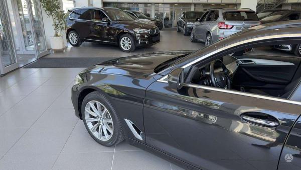 Melns BMW 520 2018 Marijampole, ar dzinēja tilpumu 2.00 L un nobraukumu 174 tūkst. km par 18999 €, foto 4 vietnē AUTOMOTO.COM.LV