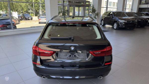 Black BMW 520 2018 in Marijampole, with an engine capacity of 2.00 L and mileage of 174 thousand km for 18999 €, photo 8 on AUTOMOTO.COM.LV