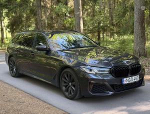 Black BMW 520 2018 in Kursenai, with an engine capacity of 2.00 L and mileage of 179 thousand km for 19900 €, photo  on AUTOMOTO.COM.LV