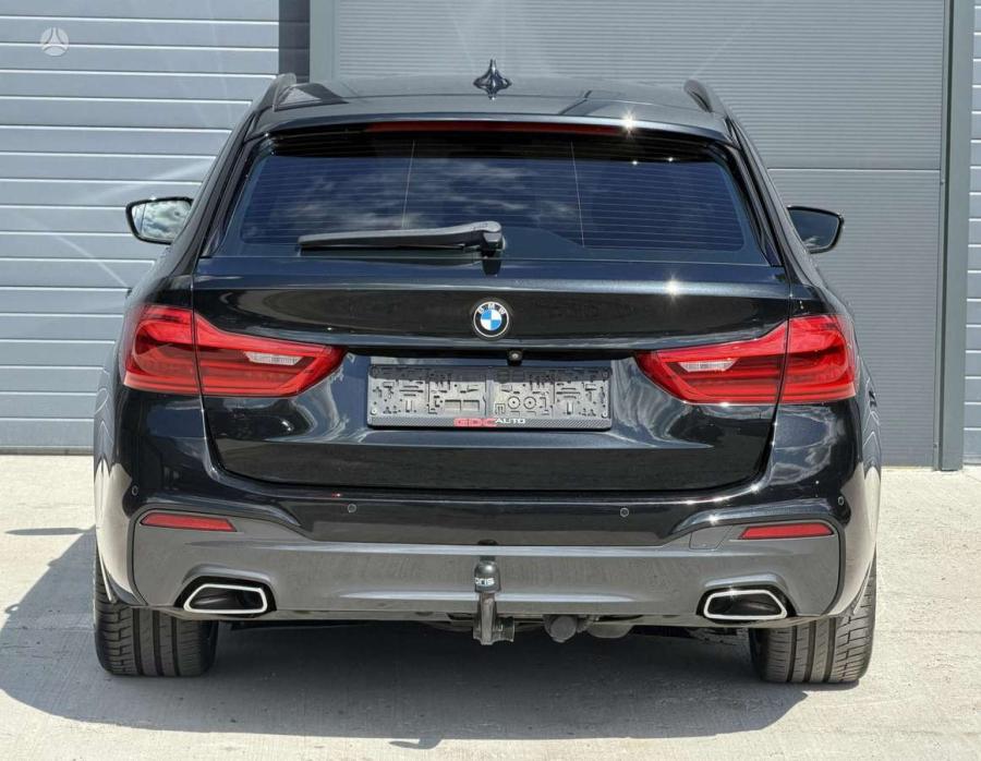 Black BMW 520 2018 in Utena, with an engine capacity of 2.00 L and mileage of 188 thousand km for 18900 €, photo 5 on AUTOMOTO.COM.LV