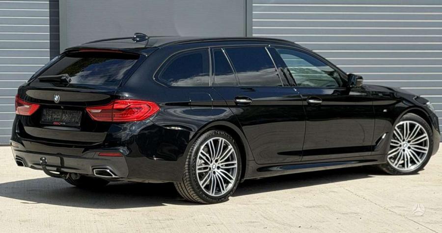 Black BMW 520 2018 in Utena, with an engine capacity of 2.00 L and mileage of 188 thousand km for 18900 €, photo 7 on AUTOMOTO.COM.LV
